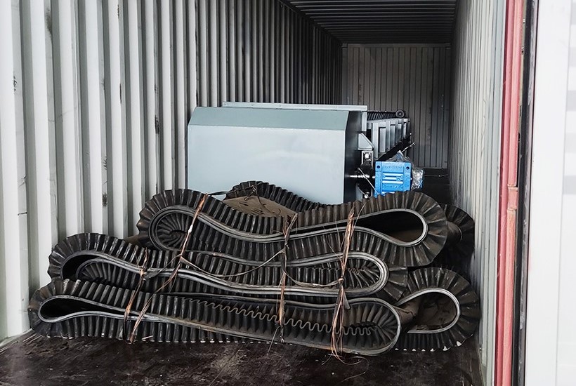 Quartz Stone Sidewall Belt Conveyor was delivered to Colombia