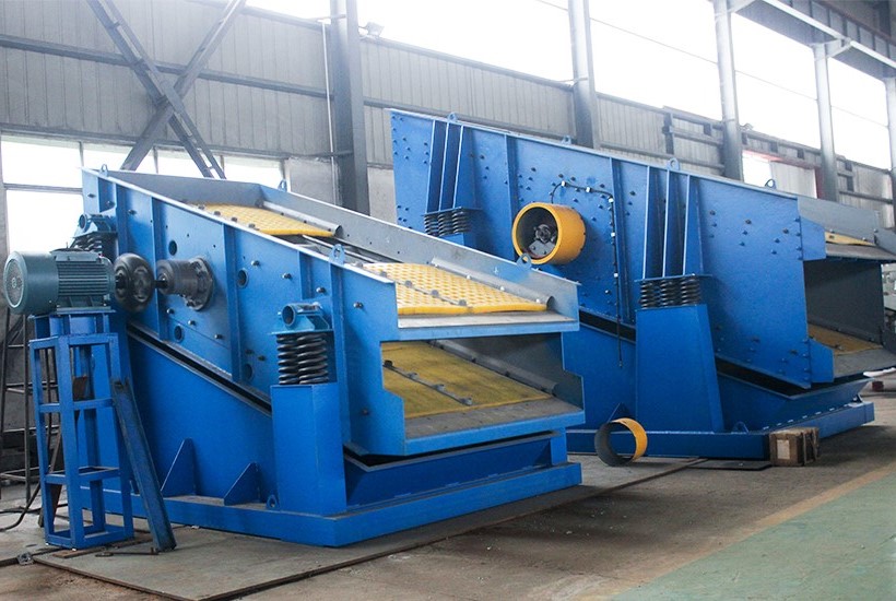 Model configuration and installation of circular vibrating screen