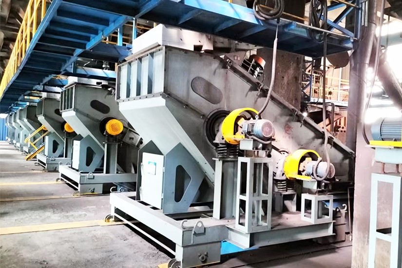 Energy-saving and environmental protection vibrating screen