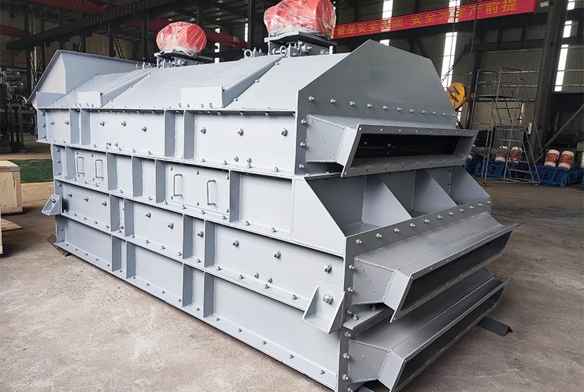 Limestone high frequency vibrating screen was dispatched to Canada