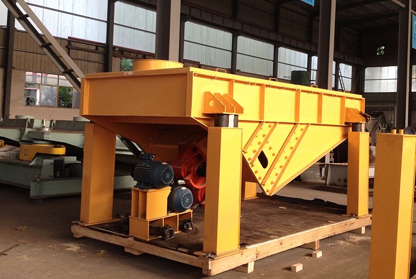 Working principle of linear vibrating screen